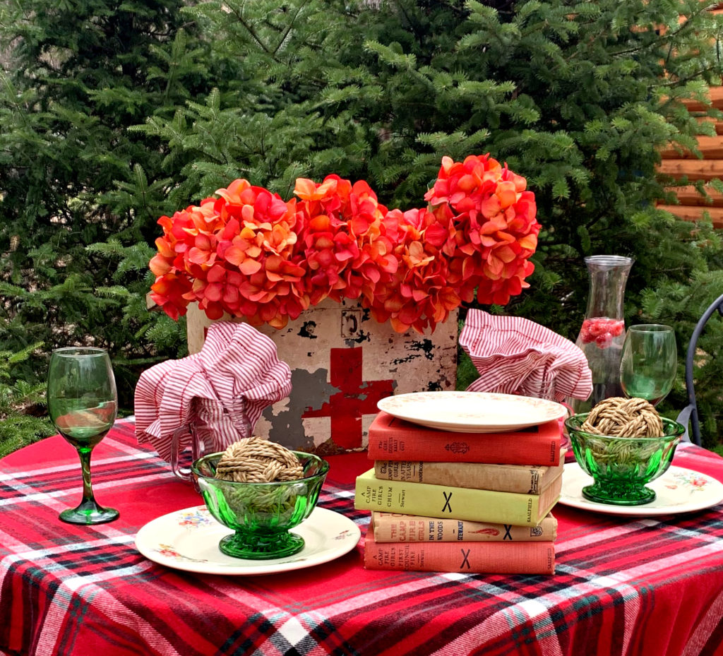 Tips for Setting a Table with Vintage Decor ~ White Arrows Home